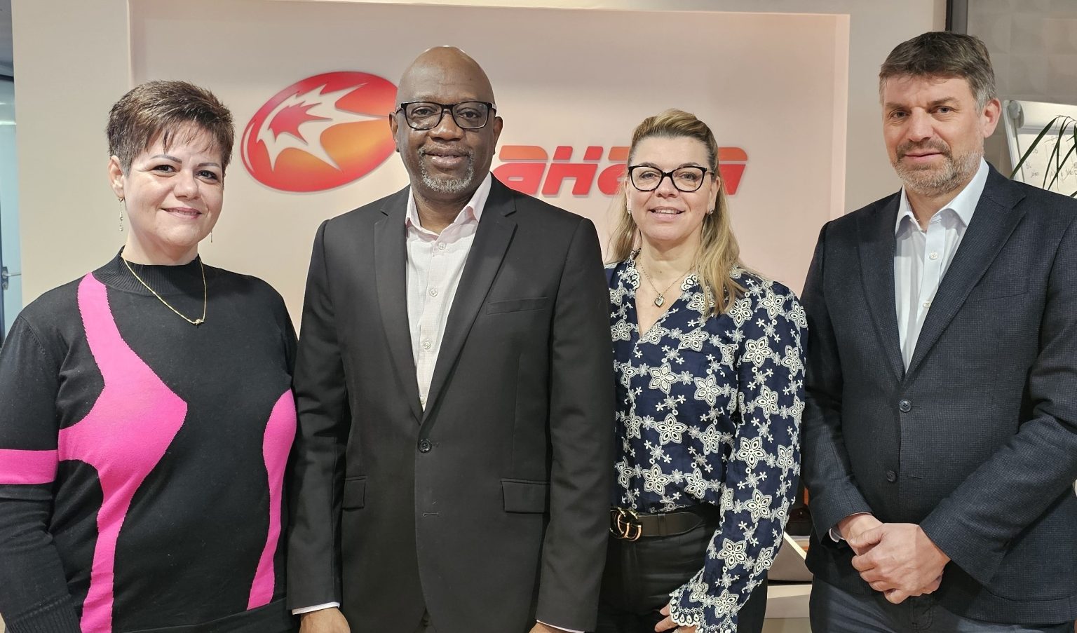 Sahara Energy Geneva Hails Traders For Supporting Mercy Ships ...